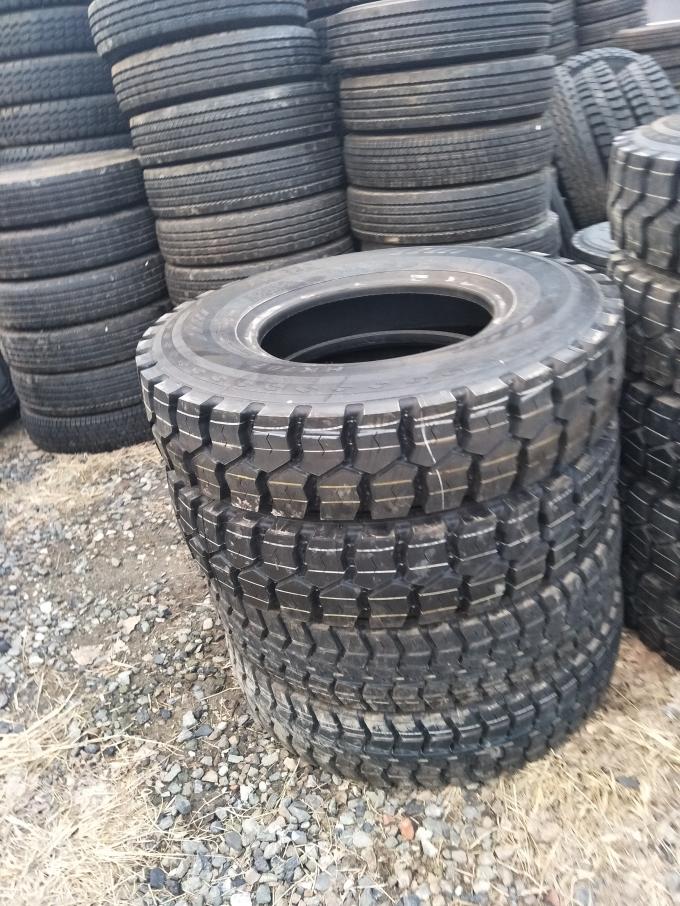 Economical 900R20 Truck Tires Width 259mm Truck Bus Radial Tyres