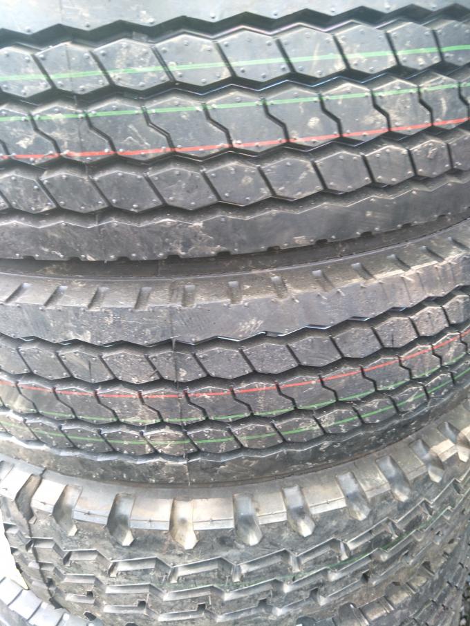 700R16 Commercial Vehicle Truck Bus Tyres Radial LT Truck Tires With Tube