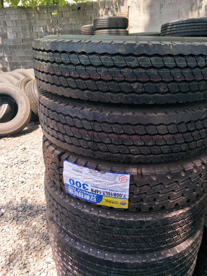 700R16 Commercial Vehicle Truck Bus Tyres Radial LT Truck Tires With Tube