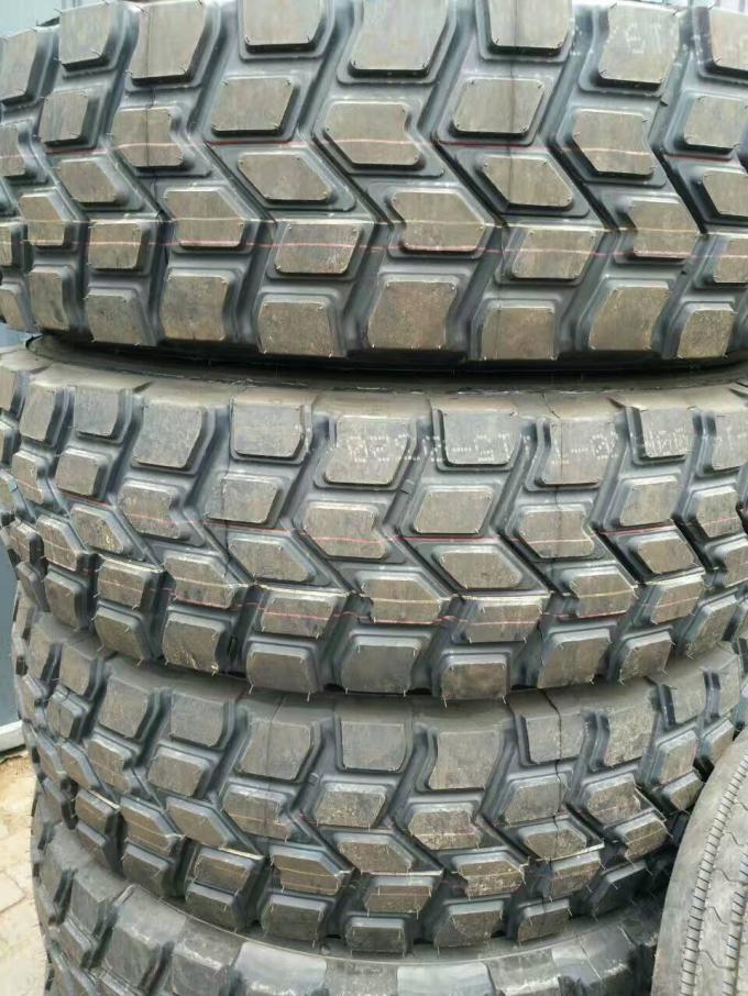 Penumatic Military Vehicle Tires 395/85R20 Off Road Army Tires 4011200090